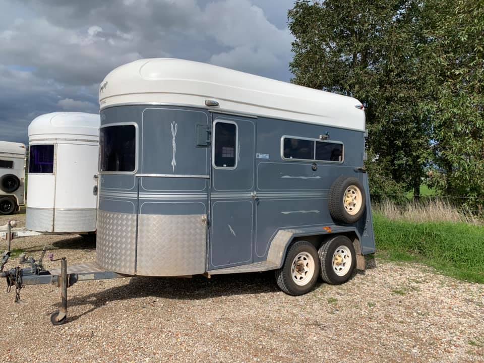 2009 Olympic Royal Float | Fur Babies Central